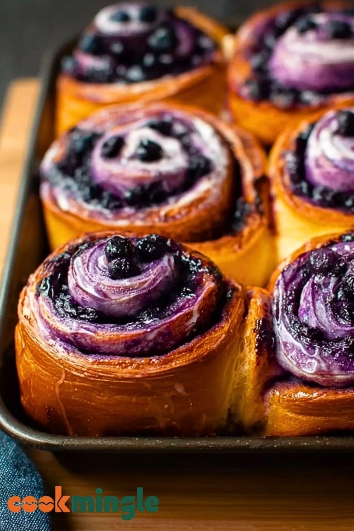 Blueberry Cinnamon Rolls - Cook Mingle