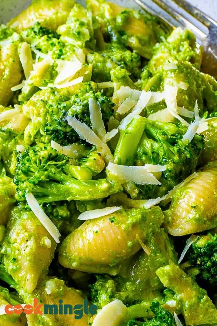 Smashed Broccoli Pasta - Cook Mingle
